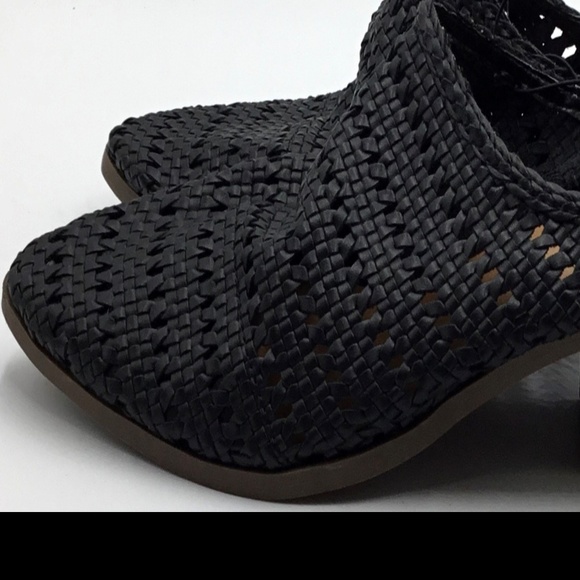 Universal Thread | Shoes | Woven Heeled Mules Universal Threadblack ...